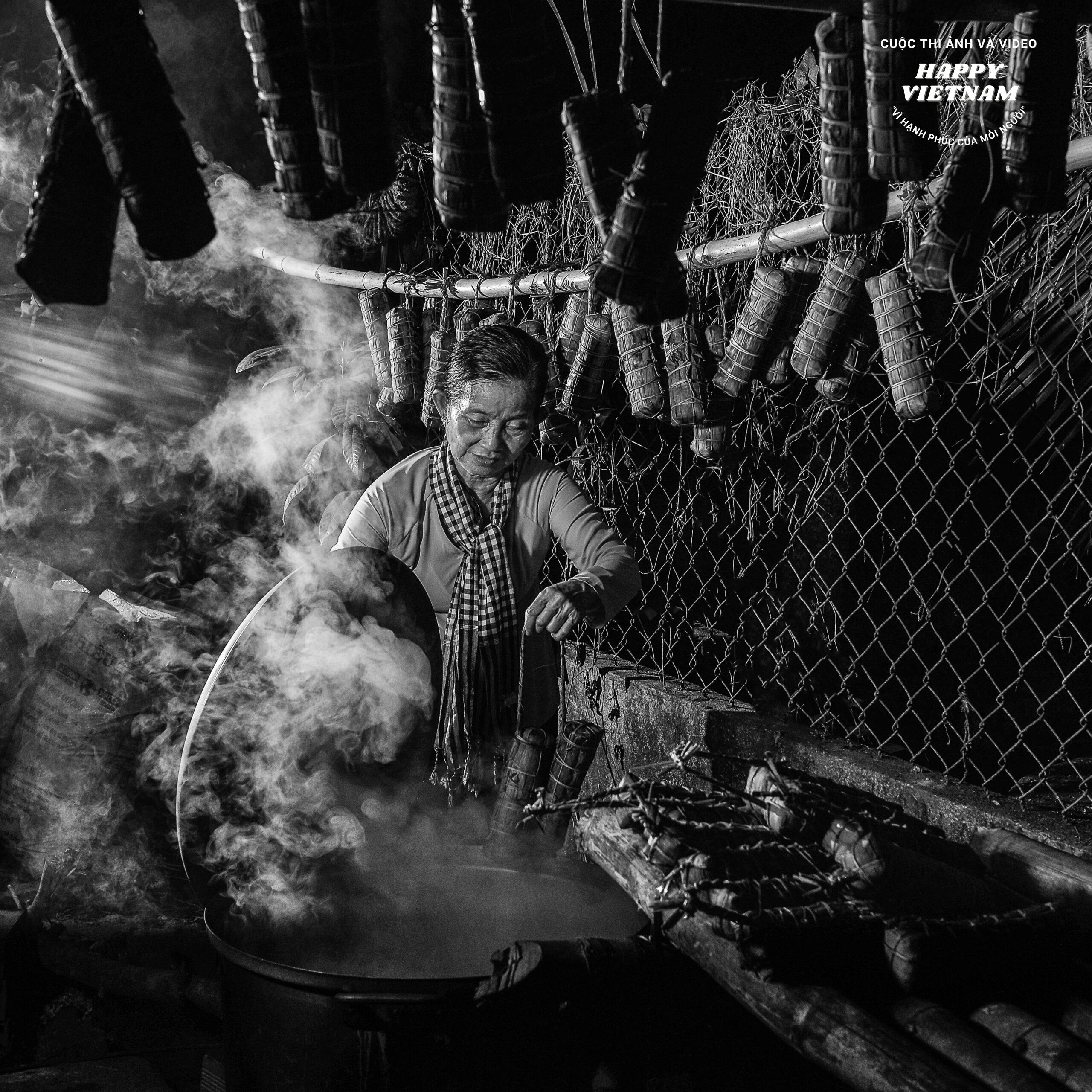 Traditional Banh Tet Cooking