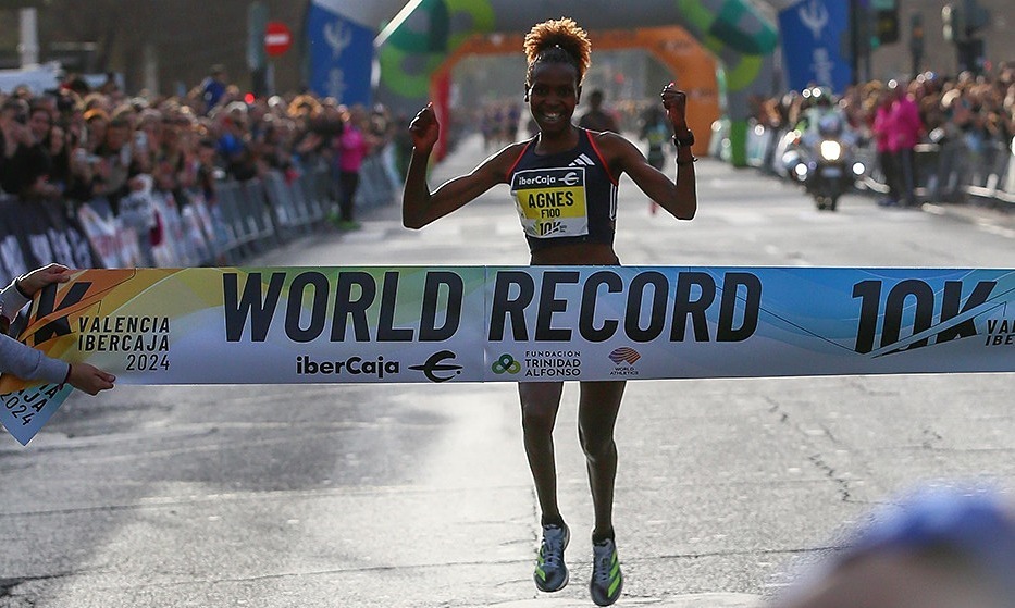Runner Kenya phá kỷ lục 10km nữ