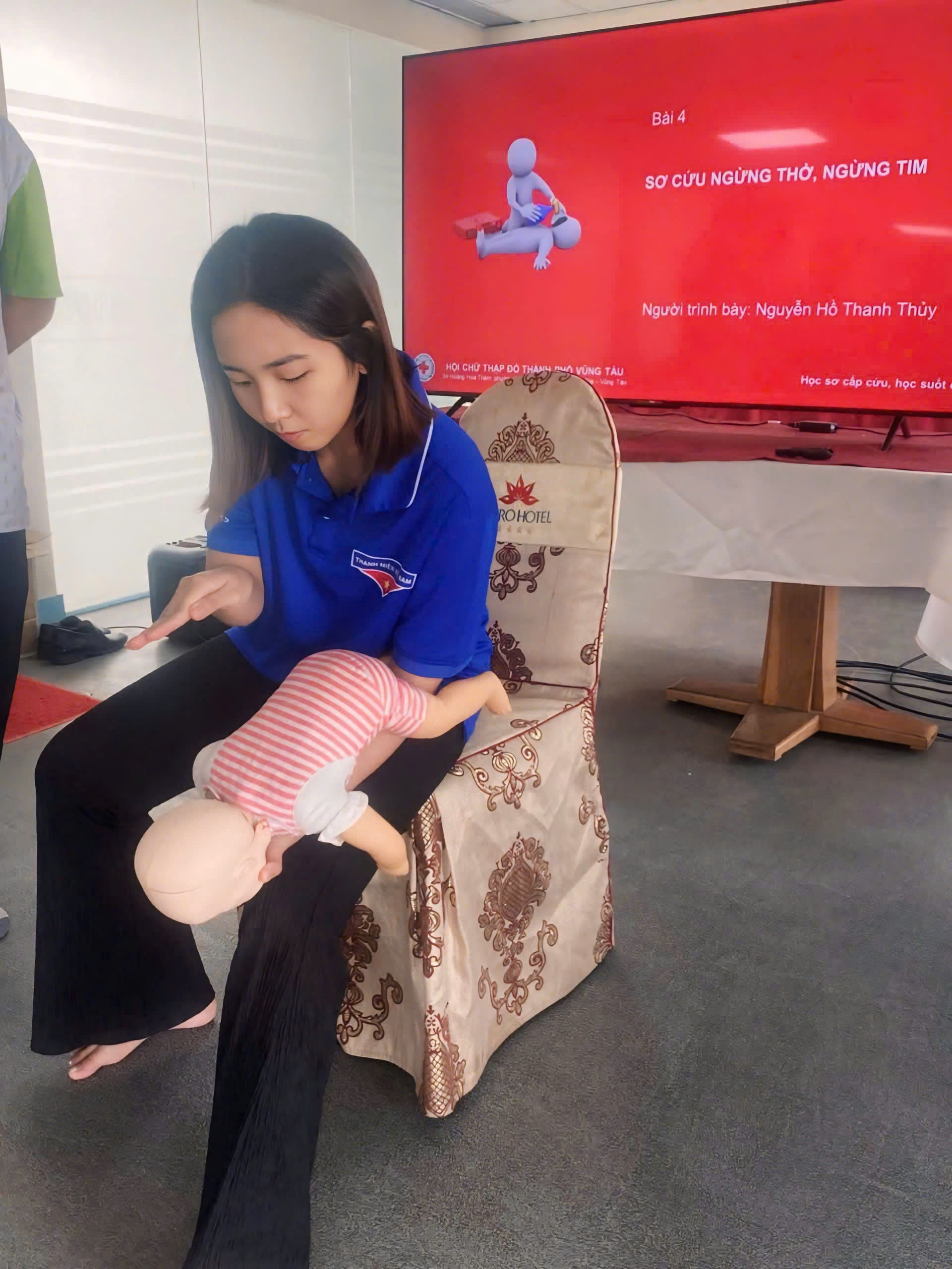 Serikat Pemuda Galangan Kapal PV menyelenggarakan pelatihan pertolongan pertama untuk ...