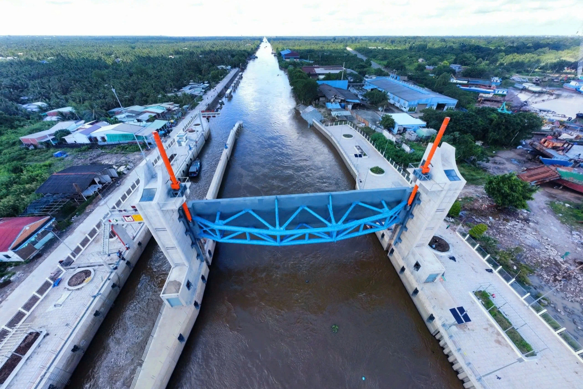 A close-up view of the giant "steel shield" blocking saltwater ...