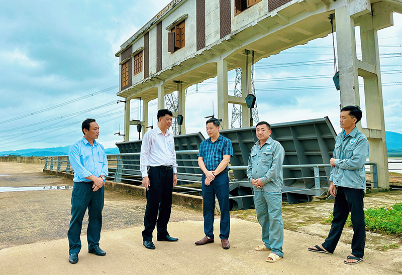 Promoting the role of grassroots party organizations in enterprises