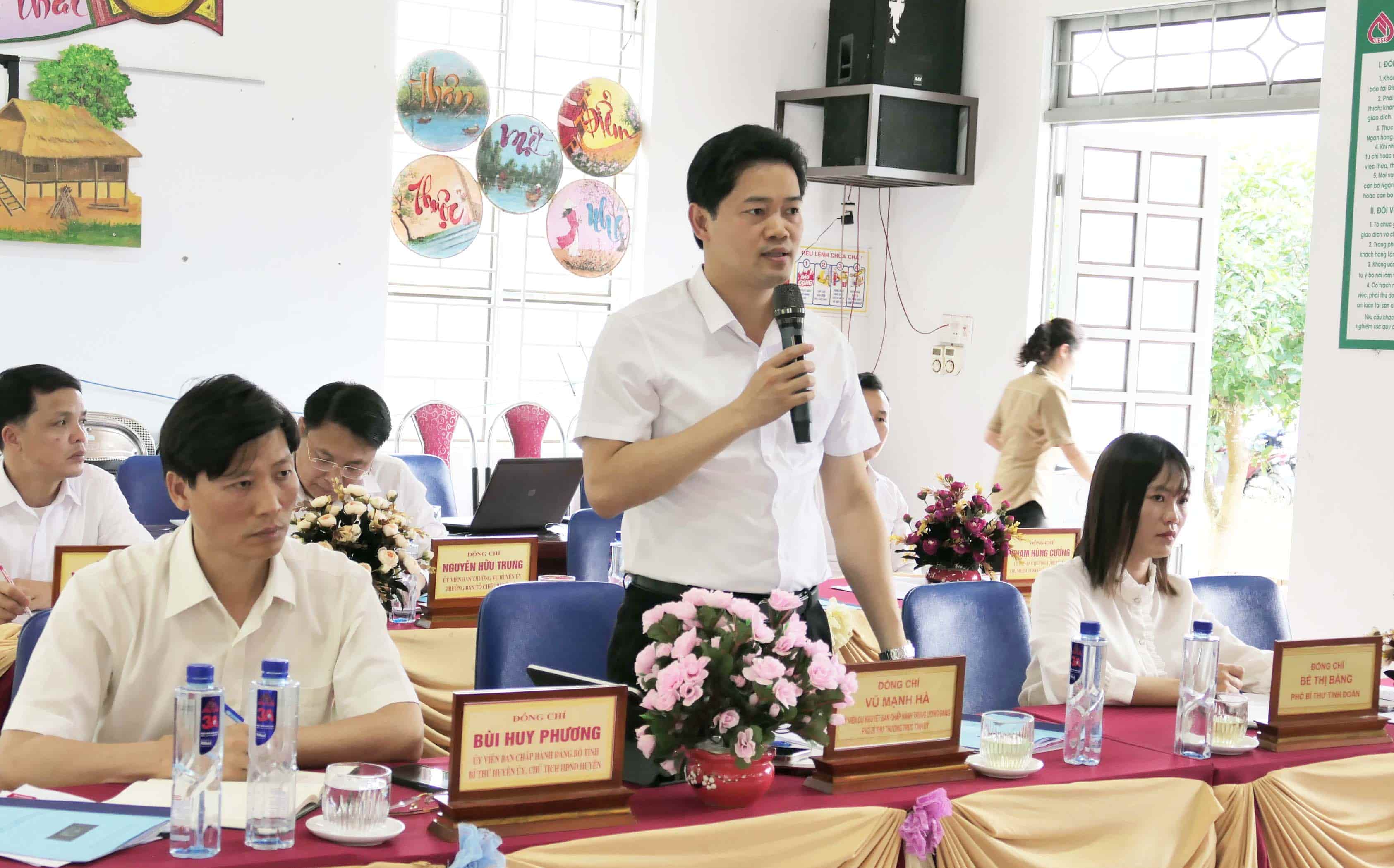 Comrade Vu Manh Ha - Standing Deputy Secretary of the Provincial Party Committee attended the ...