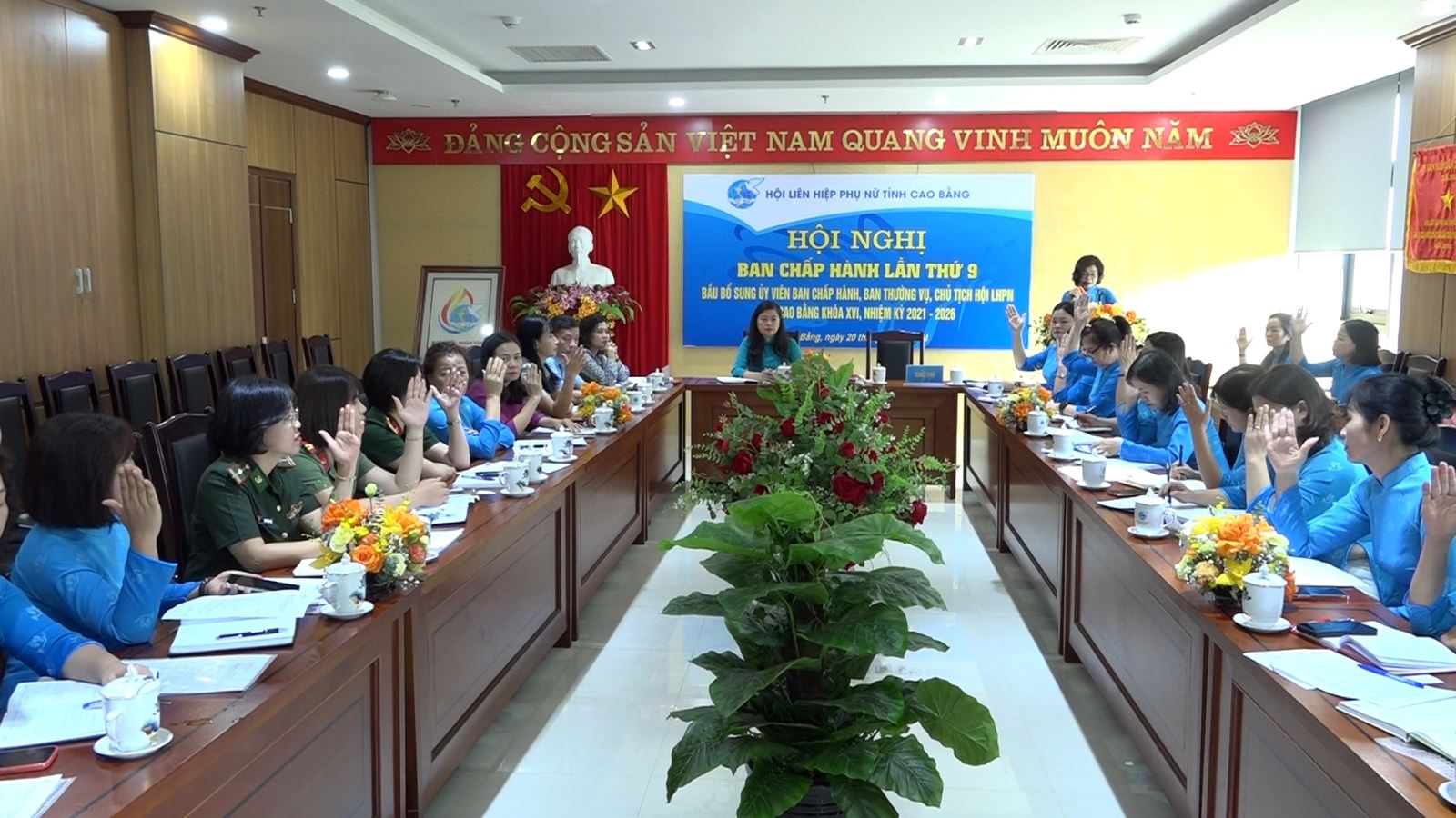 Comrade Doan Thi Le An holds the position of President of the Provincial Women's Union, term 2021