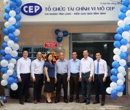 Opening of CEP transaction point in Binh Minh town
