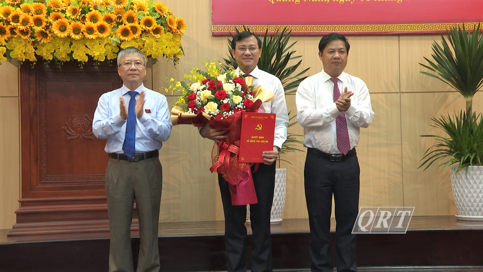 Comrade Phan Van Binh was appointed to hold the position of Head of the Provincial Party ...