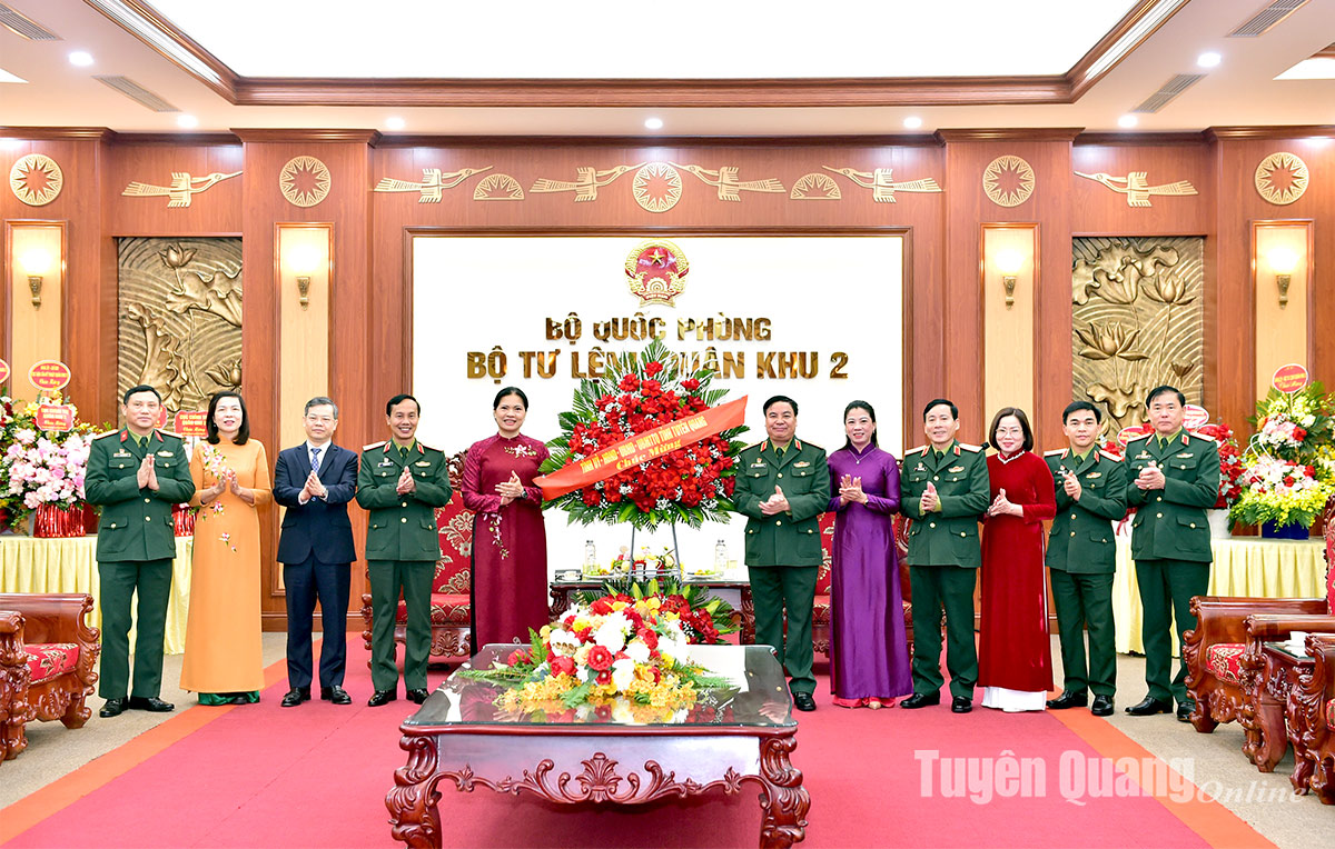 Provincial leaders congratulate the Command of Military Region II
