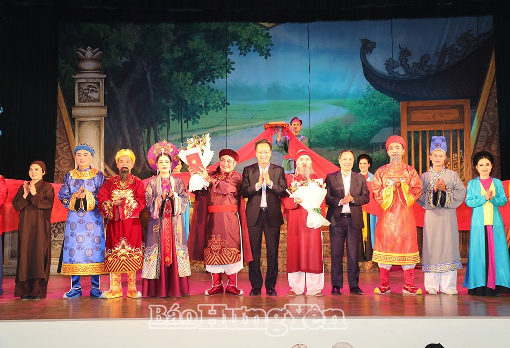 "Shining medical ethics", a play praising the great physician Hai Thuong Lan Ong Le Huu Trac