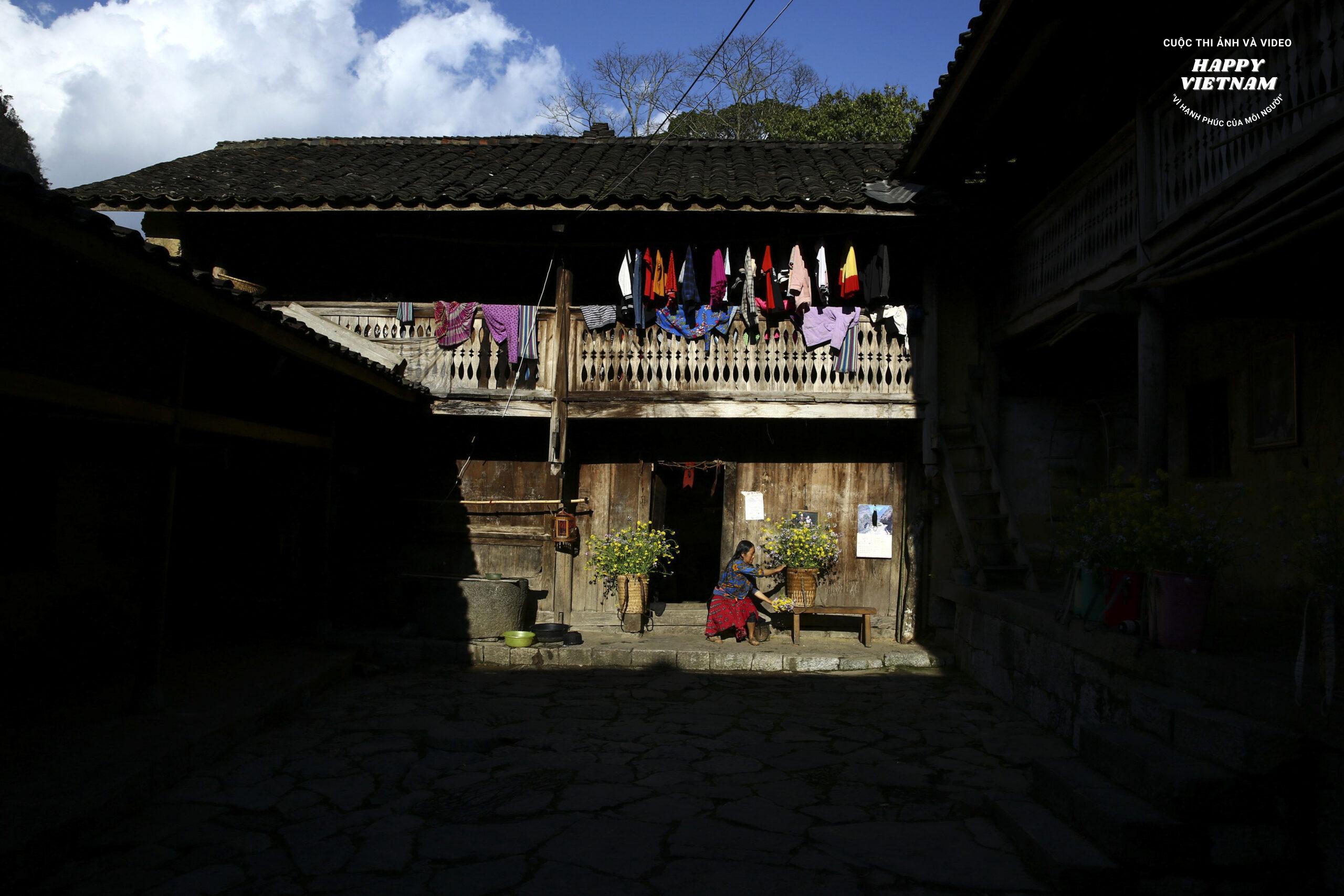 Afternoon sun in ancient Mong village house