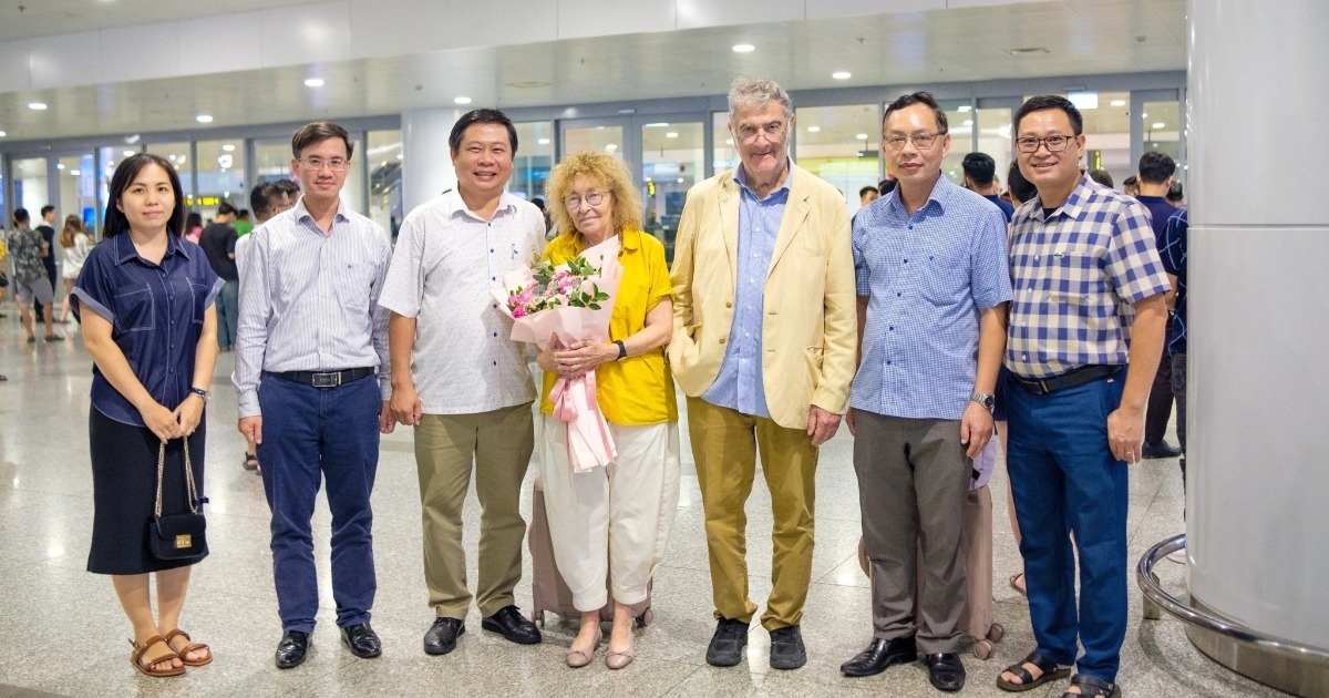 The 19th Nobel laureate professor visits Gia Lai to discuss quantum ...