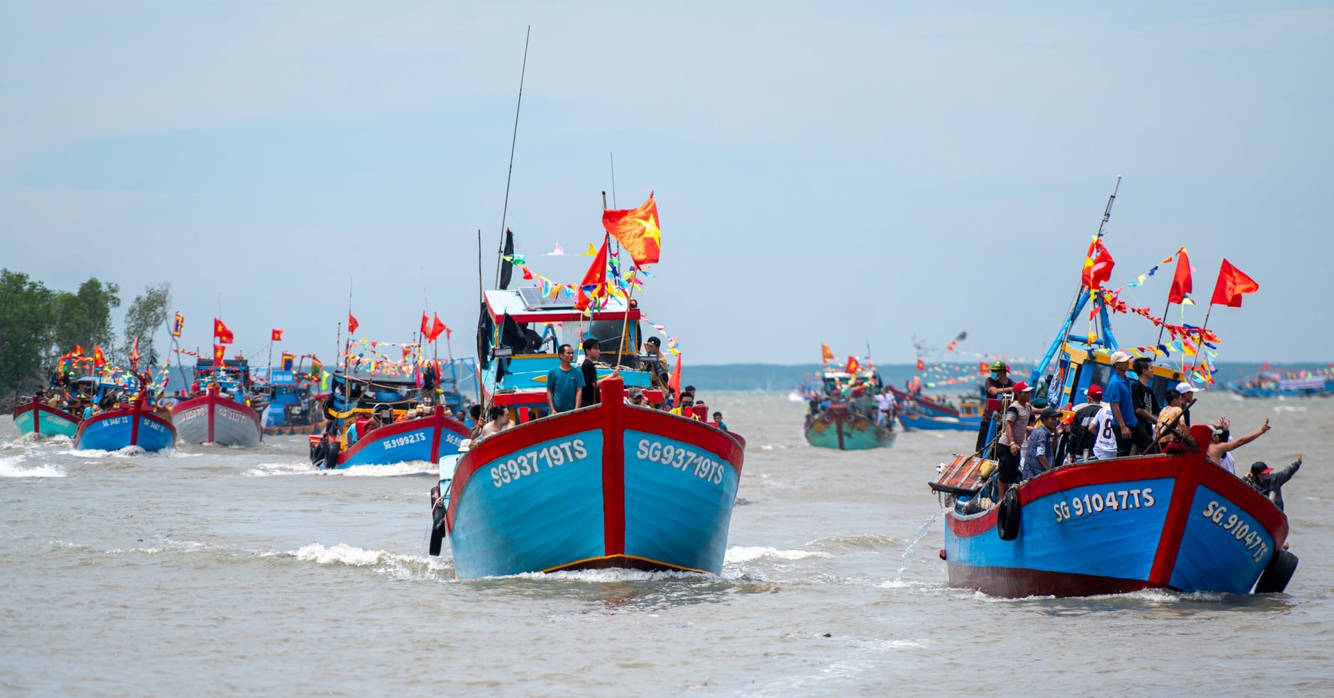 La procession du Dieu Baleine, une tradition vieille de plus de 100 ans ...