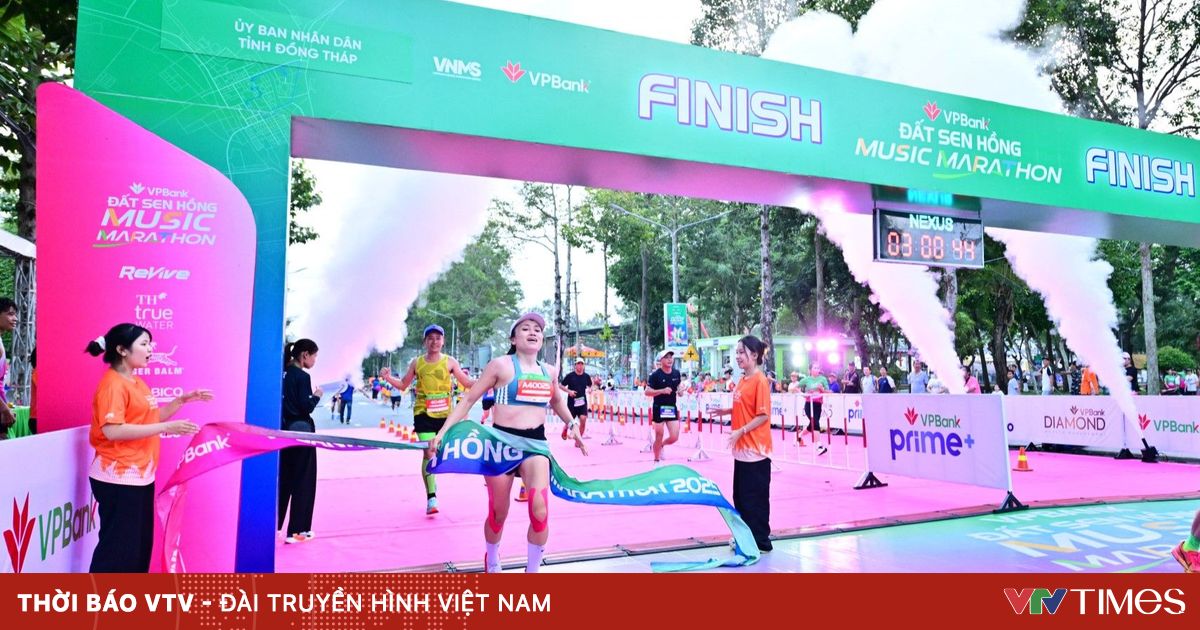 นักวิ่ง 12,000 คนเข้าเส้นชัย VPBank Dat Sen Hong Music Marathon 2025 จบ ...