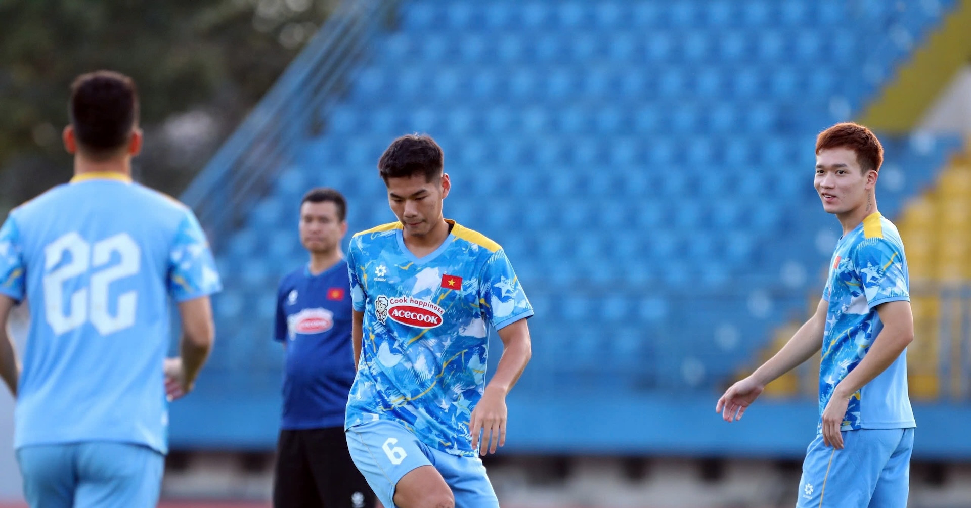 Vietnam team lineup to play Nepal: Bui Tien Dung's replacement revealed