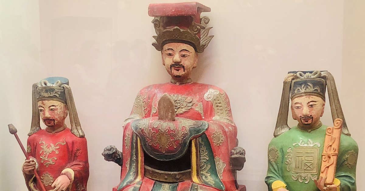 Einzigartiges Set aus Jadekaiser- und Hades-Statuen aus antiker Saigon ...