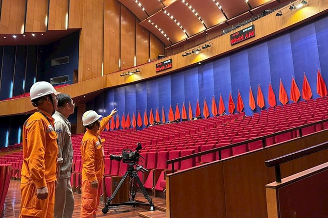 Assurer l'approvisionnement en électricité du 18e Congrès du Parti de Hanoi