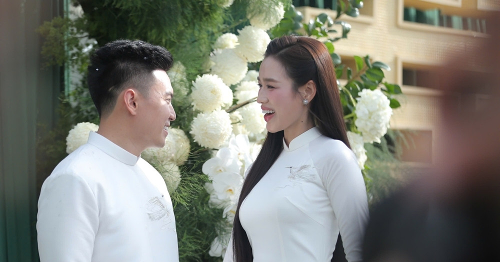 Miss Do Thi Ha brach während ihrer Verlobungszeremonie mit dem Geschäftsmann Nguyen Viet Vuong ...