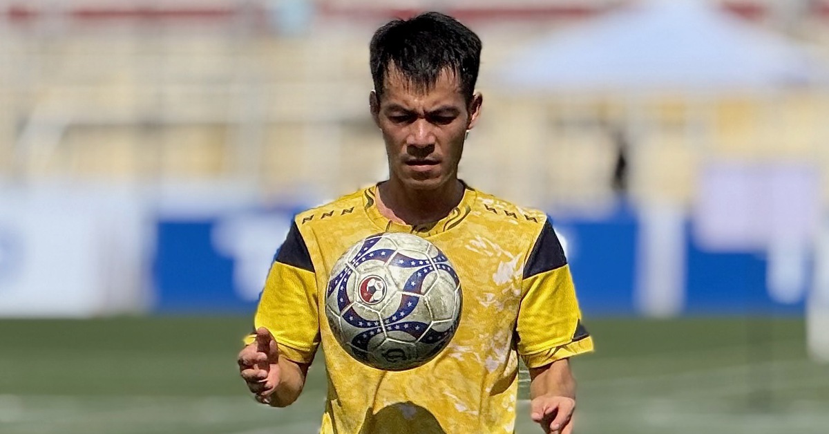 Dien Bien football team traveled nearly 500km to participate in the ...