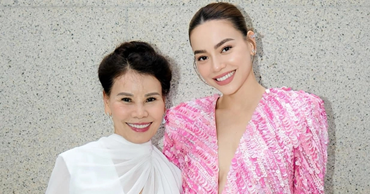 Singer Ho Ngoc Ha's mother: U70 young, happy with her French-American ...