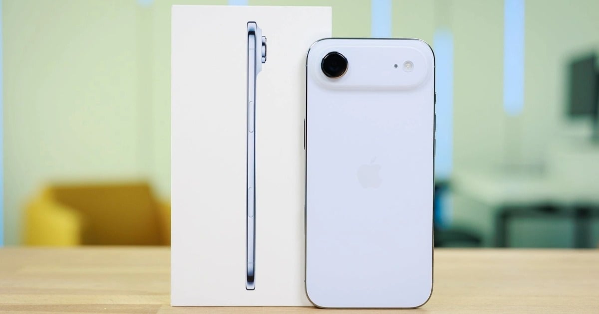 Apple hasn't given up on the ultra-thin iPhone yet.