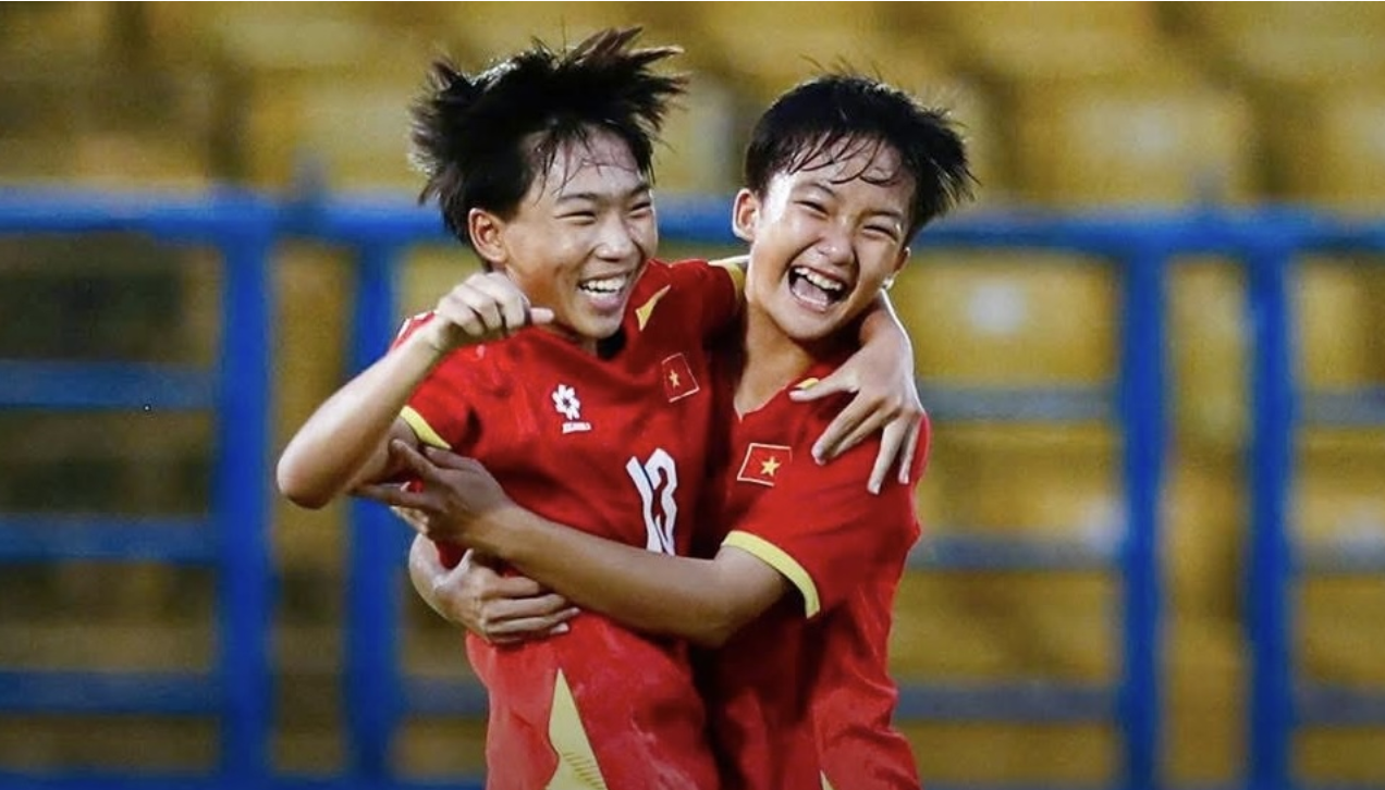 AFC, VFF와 베트남 U.17 여자 대표팀에 특별 선물 전달