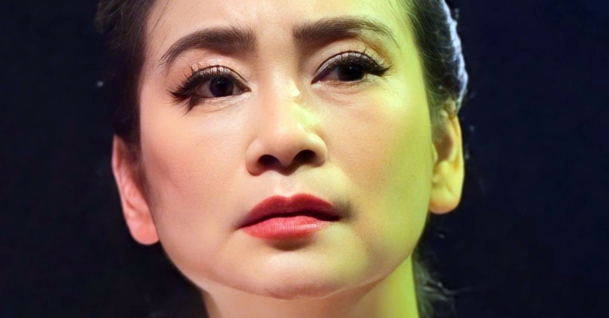 Tuyet Thu transforms into Queen Mother Duong Van Nga