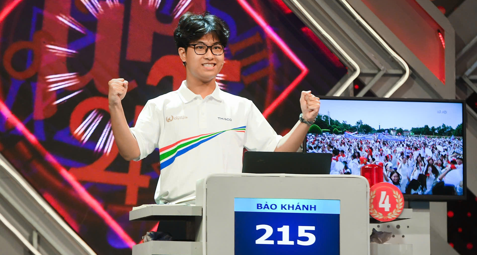 Tran Bui Bao Khanh이 제25회 Road to Olympia 챔피언십에서 우승했습니다.