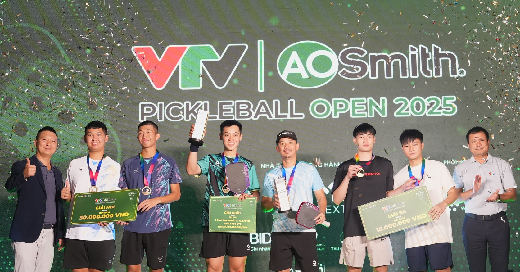 Quang Duong injured in pickleball tournament with prize money of over 1 ...