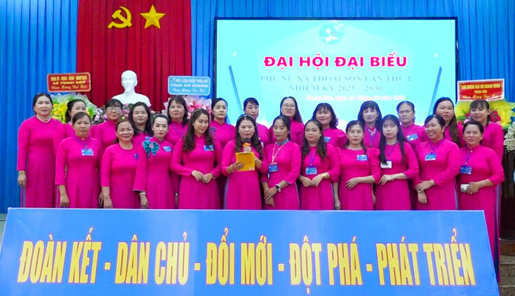 L'Union des femmes de la commune de Thoai Son se concentre sur le soutien aux femmes pour créer ...
