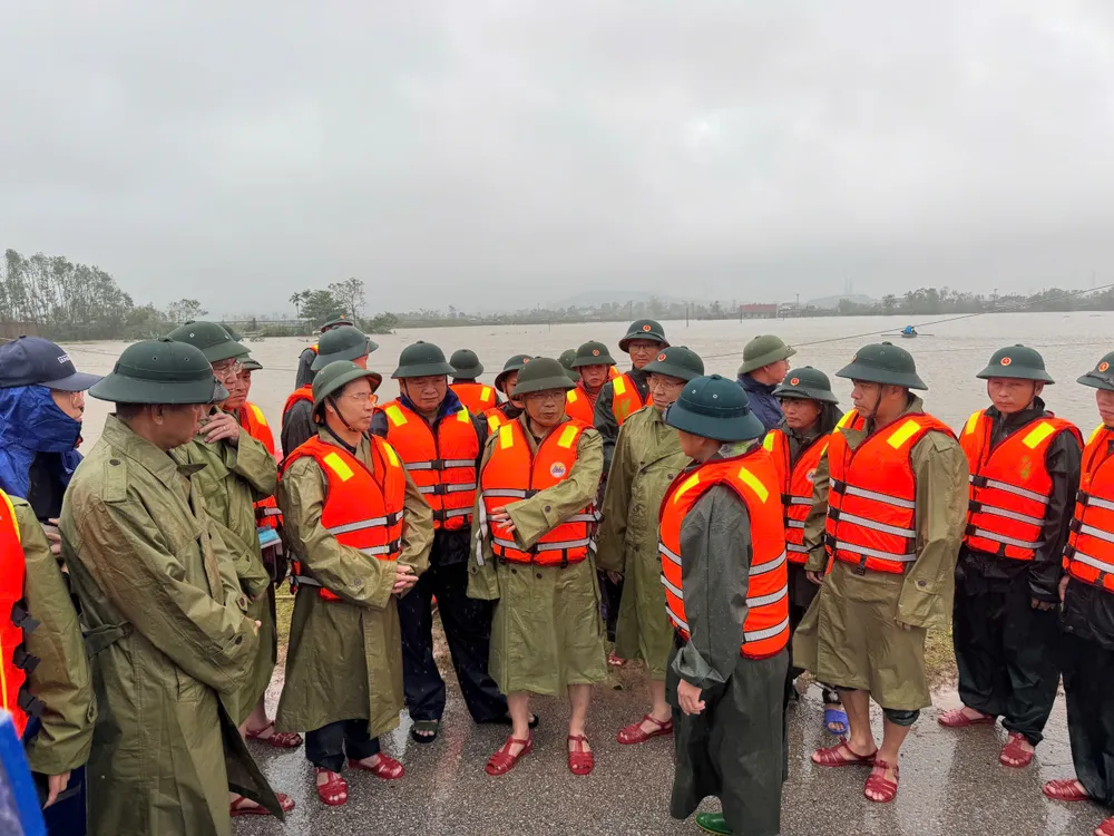 Komando Militer Provinsi Ha Tinh memberikan dukungan kepada masyarakat ...