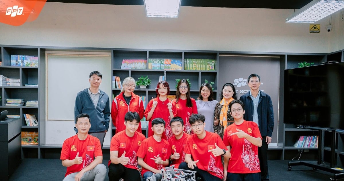 The Vietnamese Robotics team won a Silver medal at the FIRST Global ...