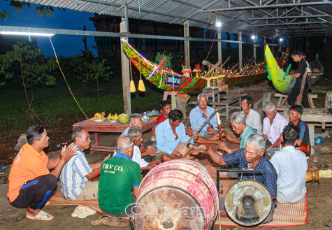 Sacred Ngo boat launching ceremony