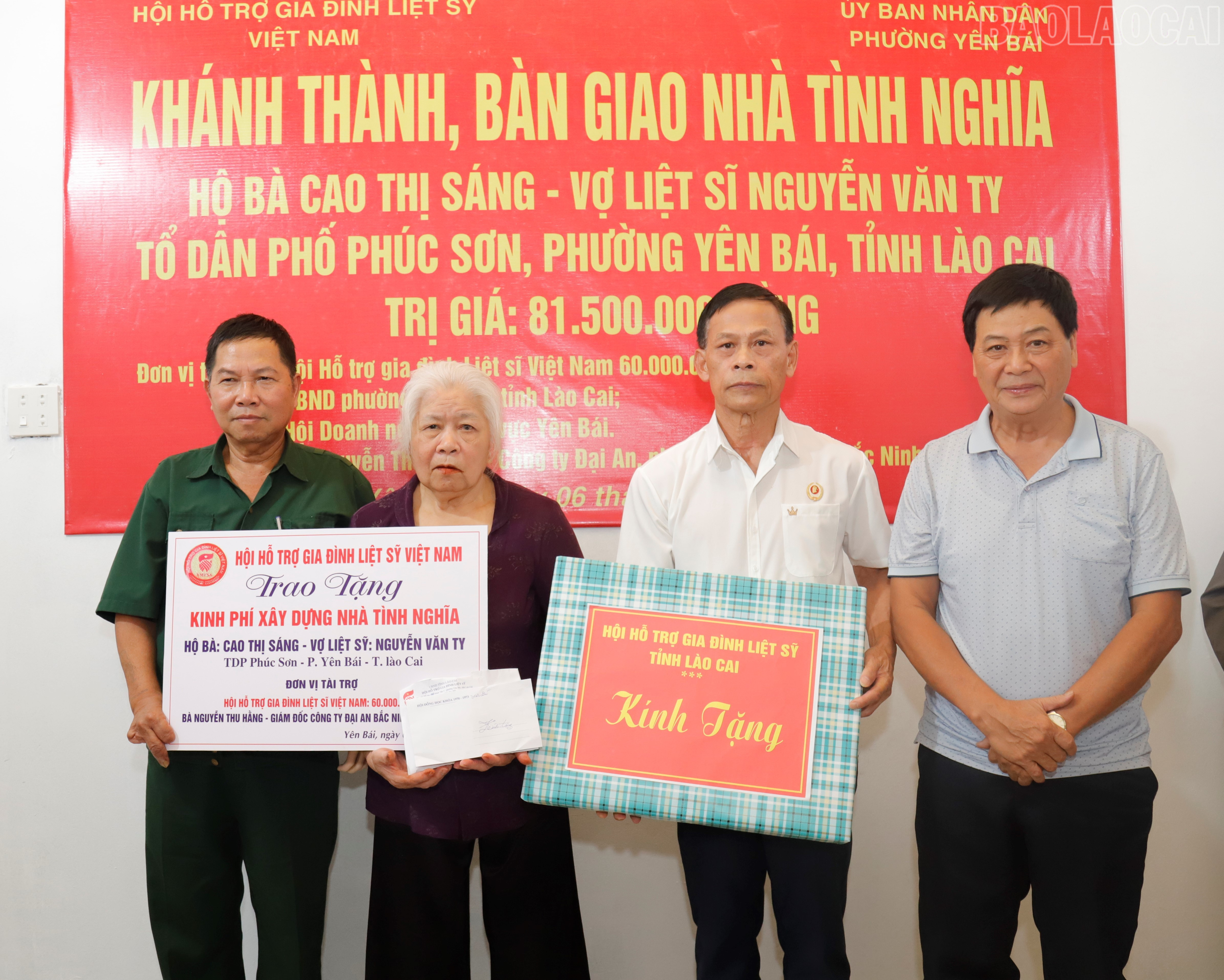 Yen Bai Ward hands over gratitude houses to martyrs' relatives