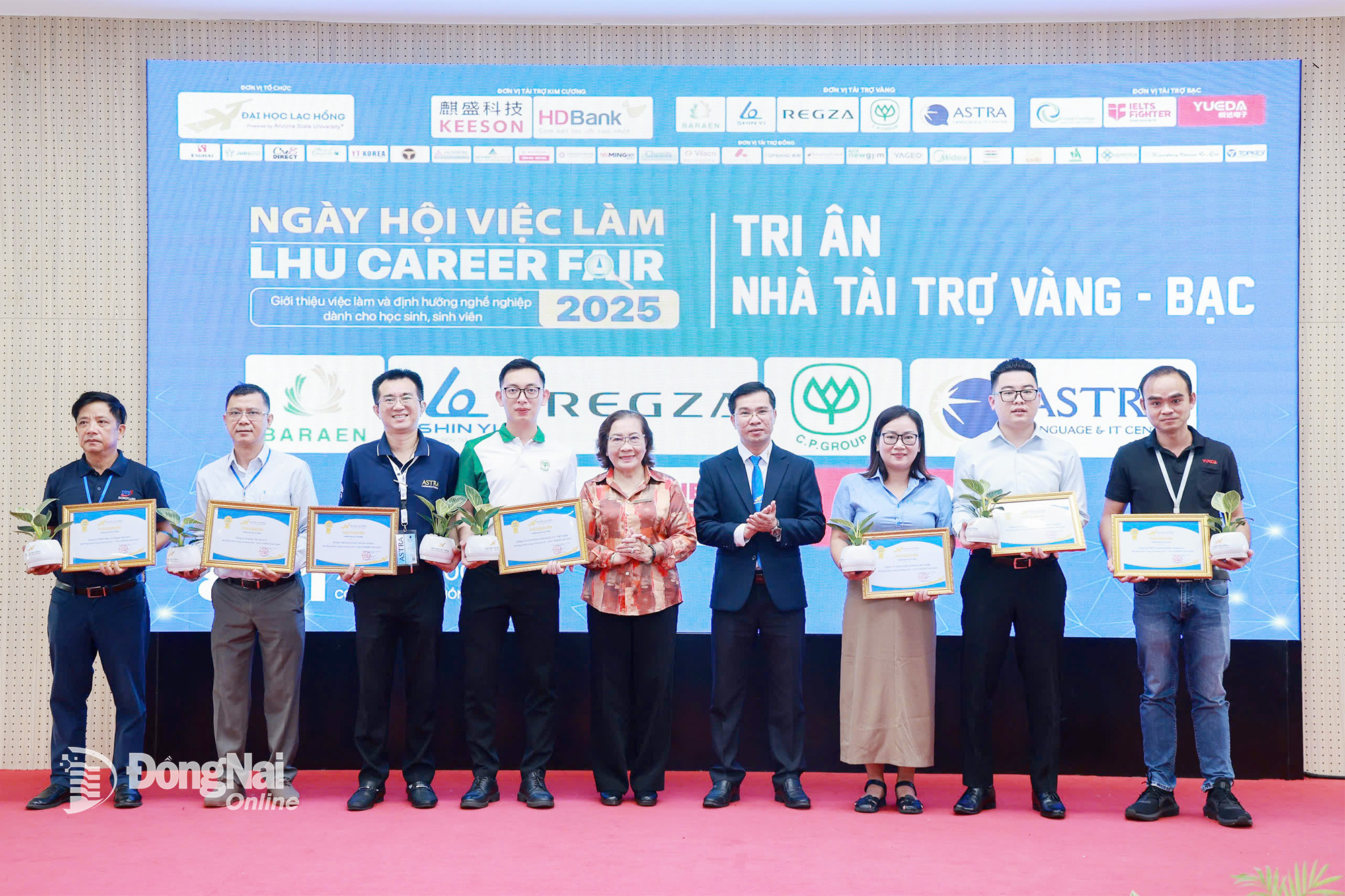 Lac Hong University organizes a job fair connecting students with ...