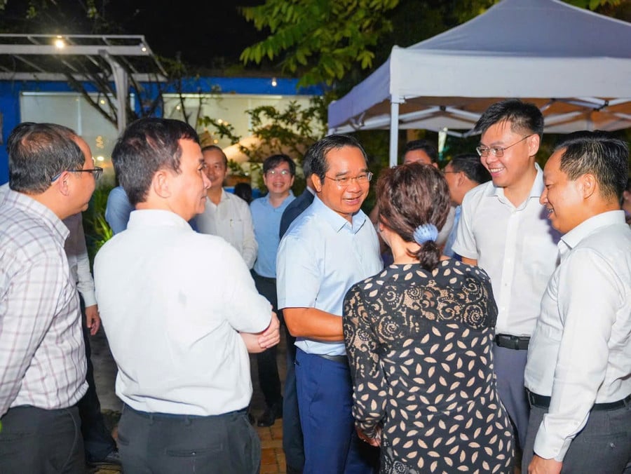 Ho-Chi-Minh-Stadt hört zu und begleitet die Universitäten