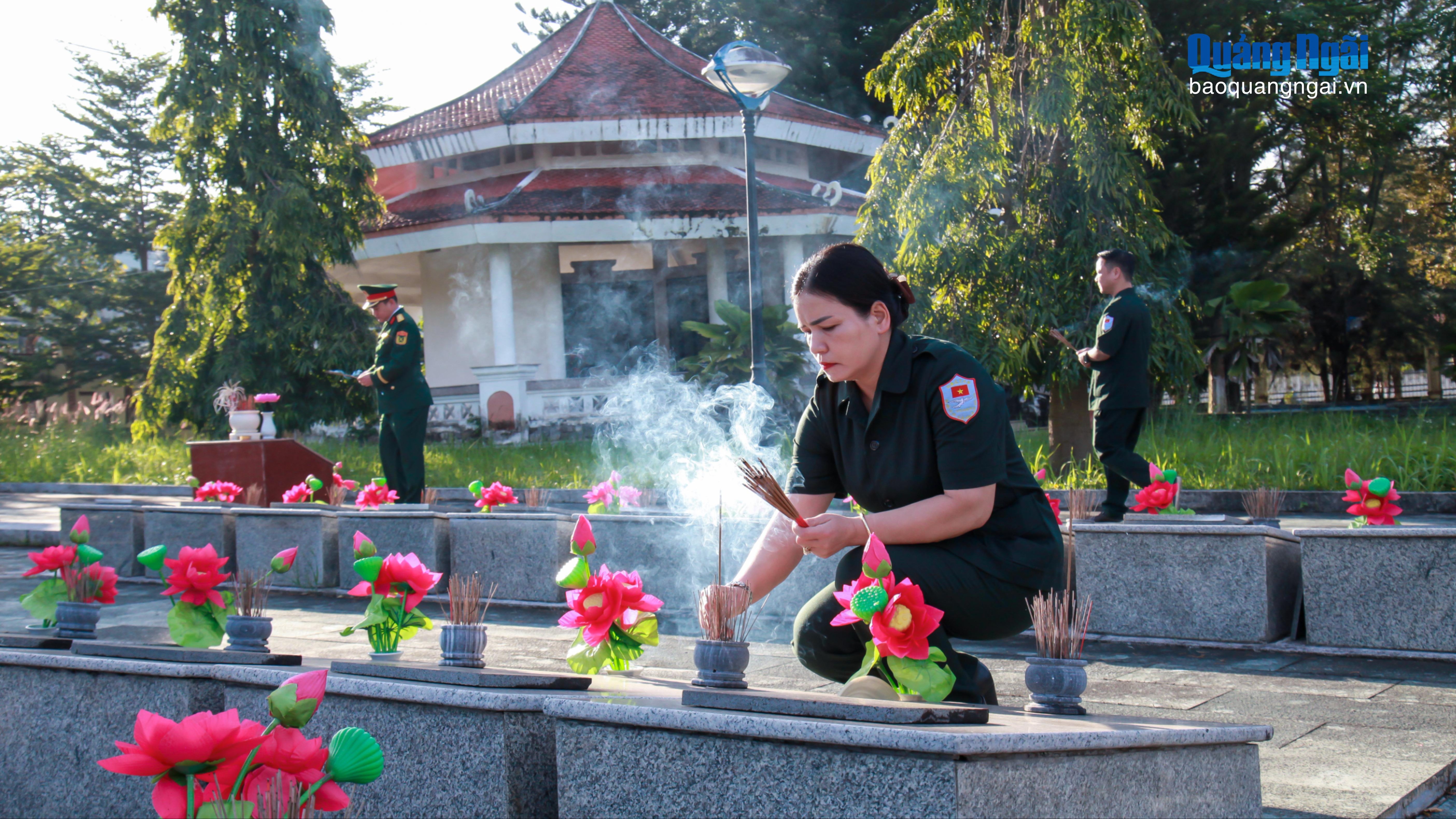 Provincial Steering Committee 515 held a flower and incense offering ...