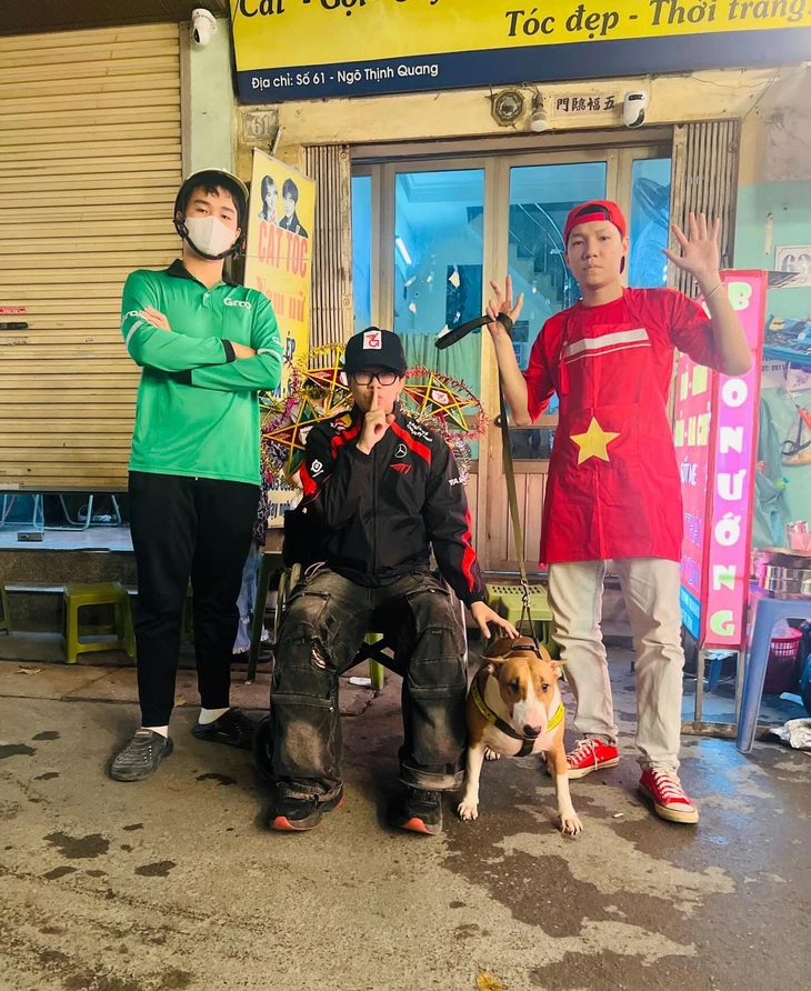 'Restoran Pho Abang Hai' memberi penghormatan kepada T1 dan Faker ...