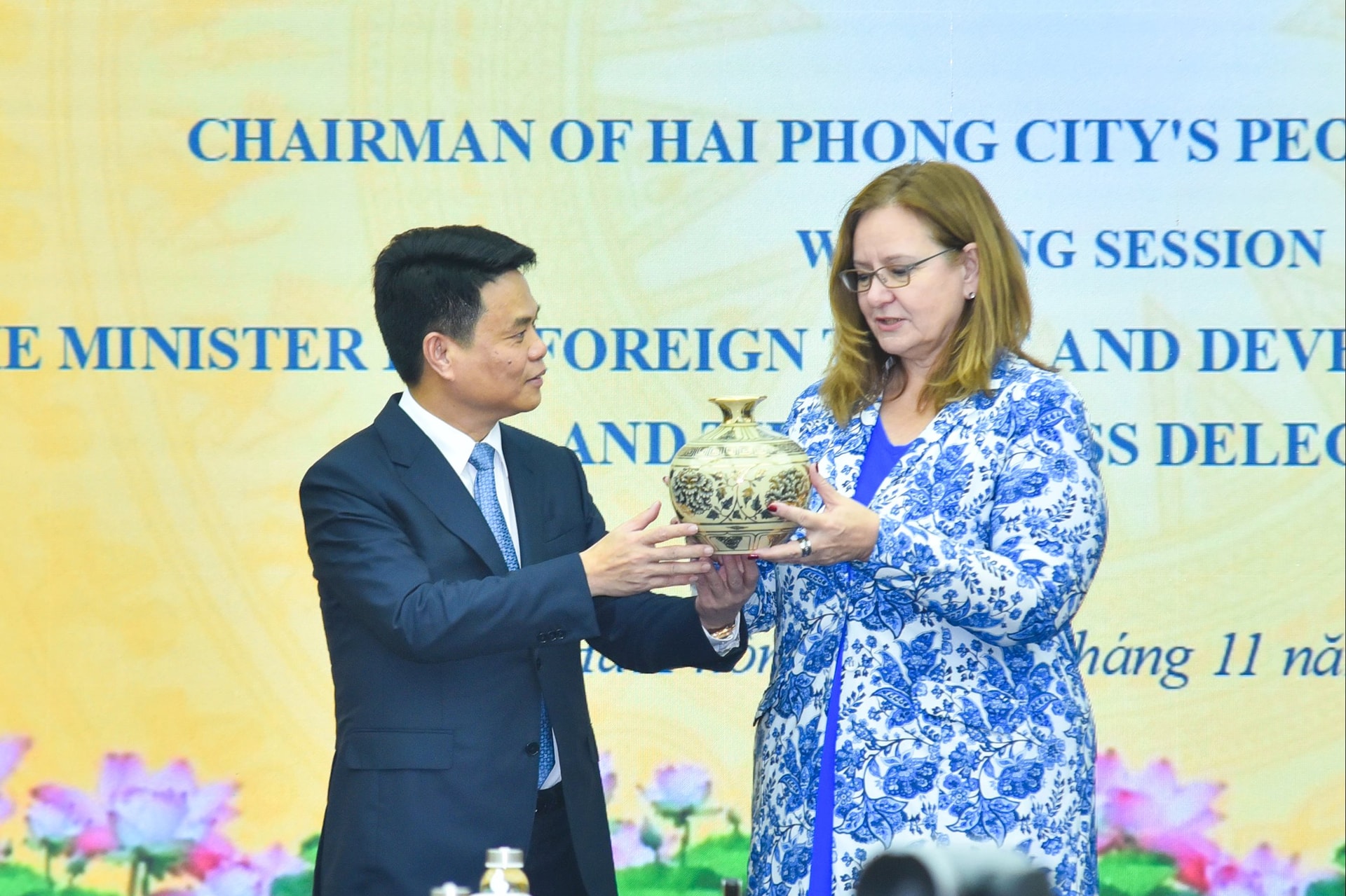 Strengthening cooperation between Hai Phong and Dutch businesses and ...