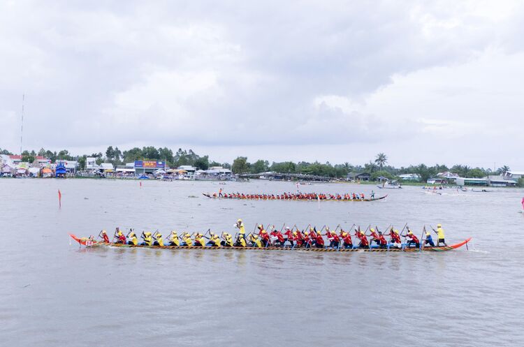 Ngo boat racing - blending Khmer culture and sports