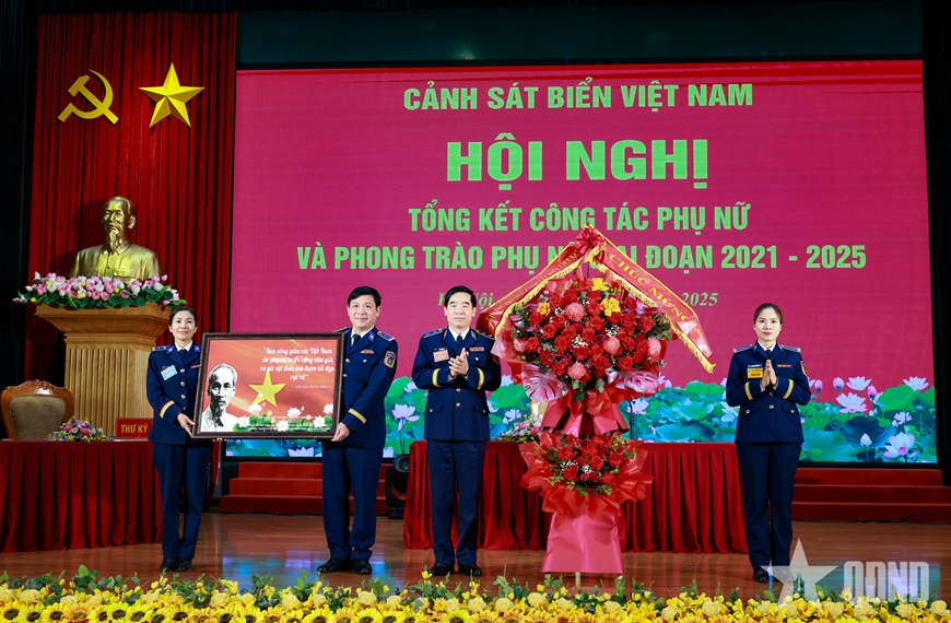 Vietnamese Coast Guard women proudly uphold their traditions and ...