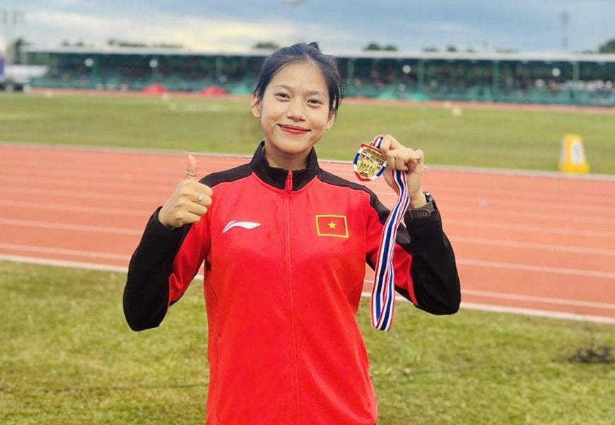 Hoang Thi Ngoc Anh won the first gold medal for Vietnamese athletics at the Southeast Asian ...