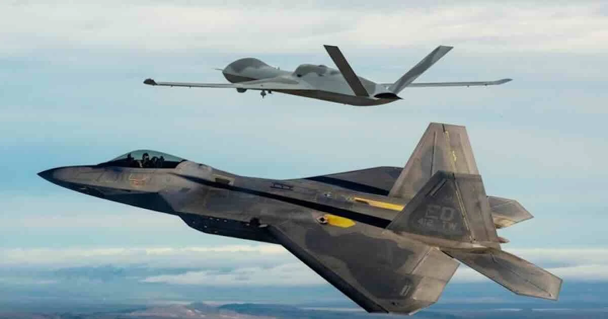 US pilot first controls UAV to coordinate combat with F-22