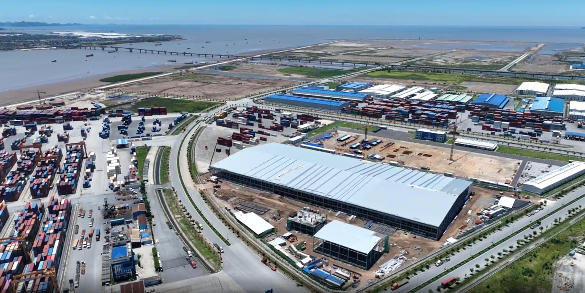Hai Phong speeds up to resolve bottlenecks and promote industrial park infrastructure development.