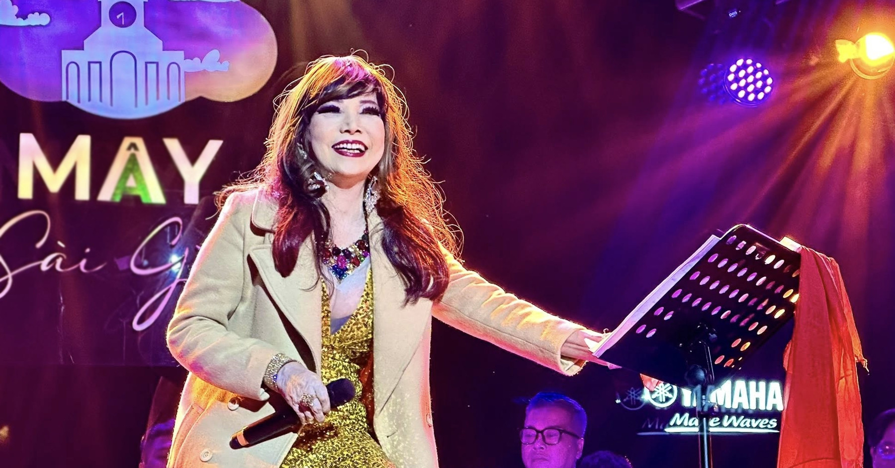The last show of famous singers Bao Yen, Trinh Kim Chi and Quyen Linh ...