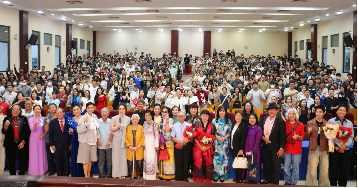 Saigon University of Technology welcomed and interacted with the Red ...