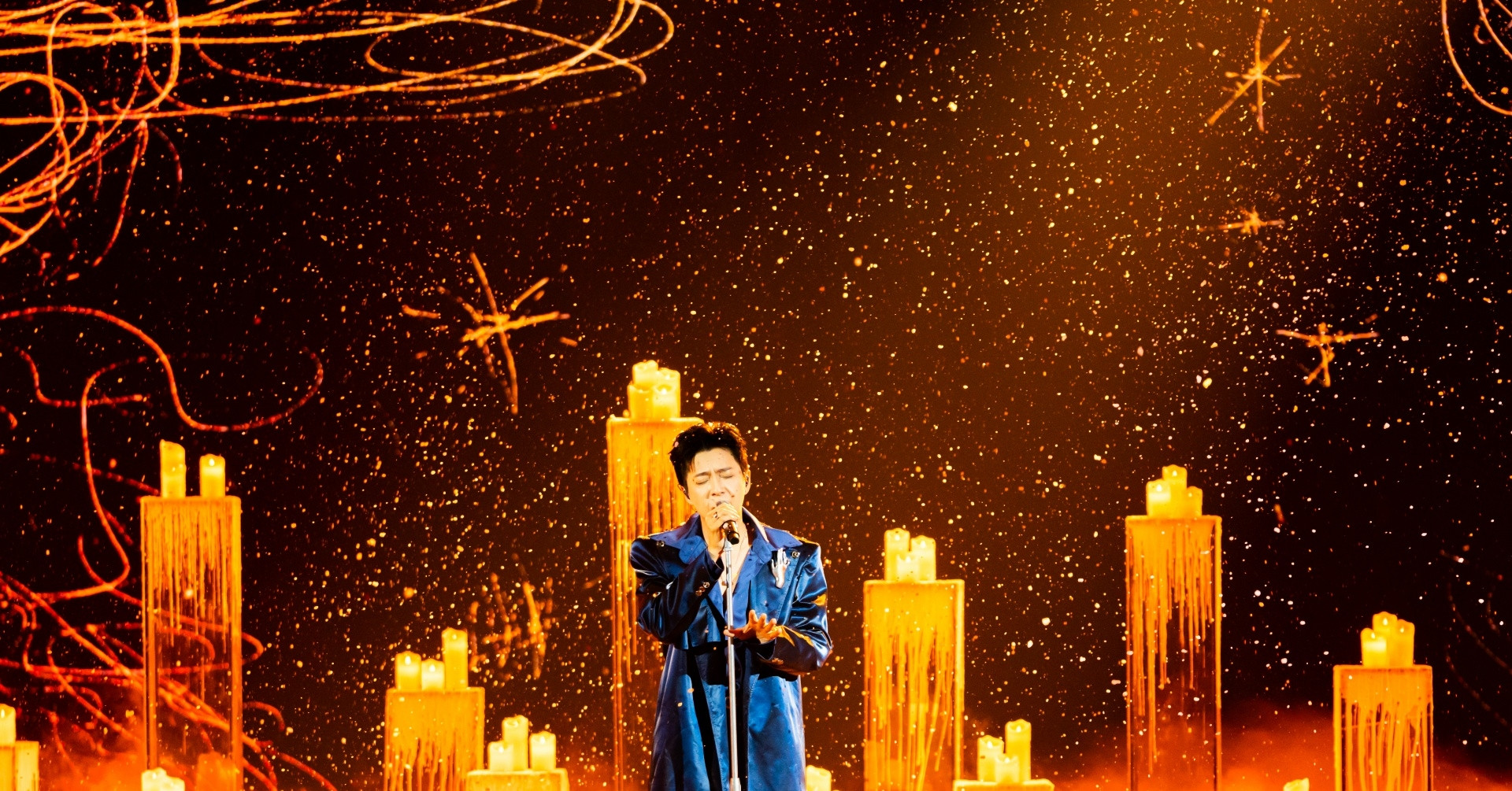Negav's mother was moved watching her son perform, HIEUTHUHAI supported Ngo Kien Huy in writing rap