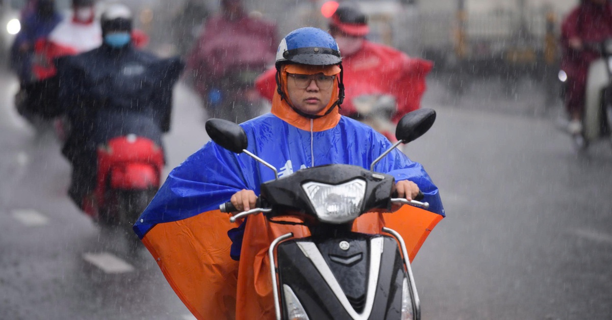 This morning, Ho Chi Minh City has cold monsoon rain, the north and ...