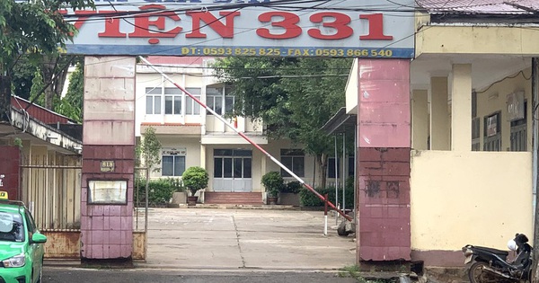 9th grade male student in Gia Lai was stabbed in the chest by a friend