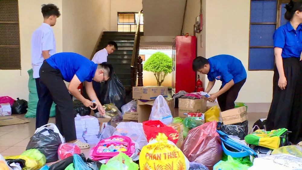 Ba Ria Youth Union supports nearly 300 million VND for students in ...