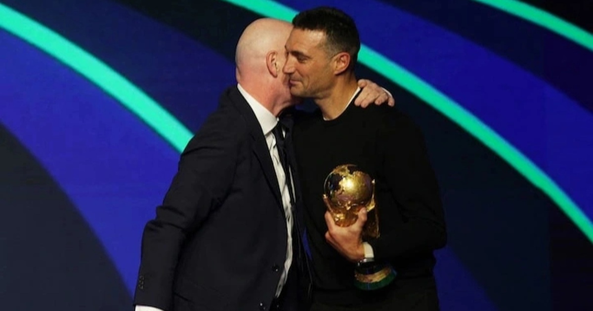 FIFA apologizes to Argentina coach for embarrassing incident