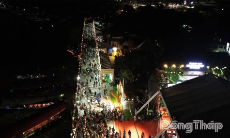 Des milliers de touristes profitent du festival culturel et touristique ...