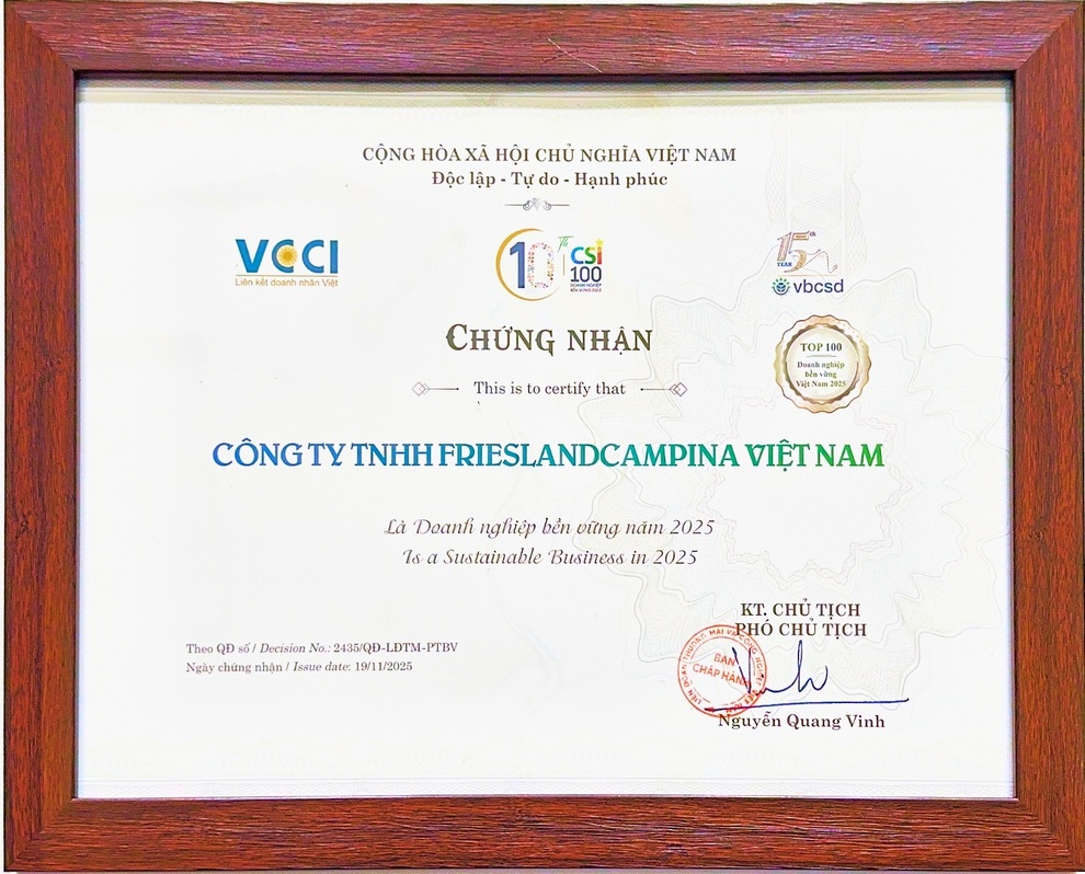 FrieslandCampina Vietnam receives the CSI 2025 Sustainable Business Award.